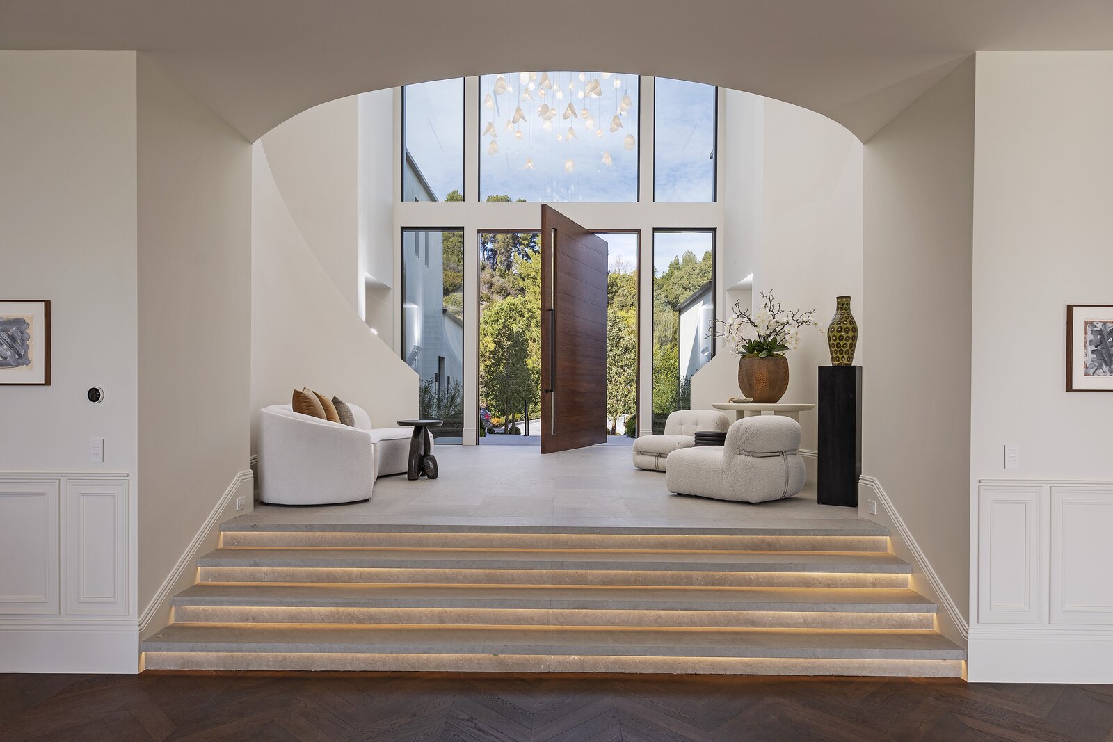 Photo 3 of 24 in The Crown Jewel of Beverly Park by Hilton & Hyland ...