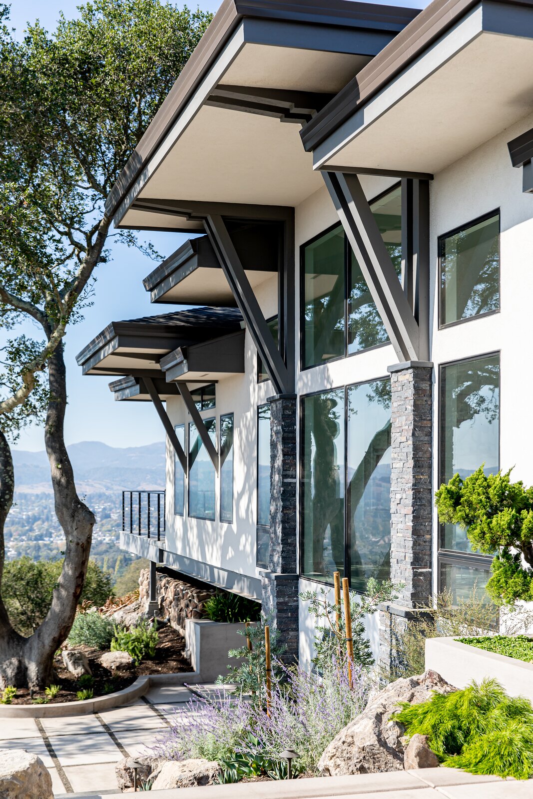 Photo 15 of 23 in The Montecito Residence by CRC Builders Inc. - Dwell