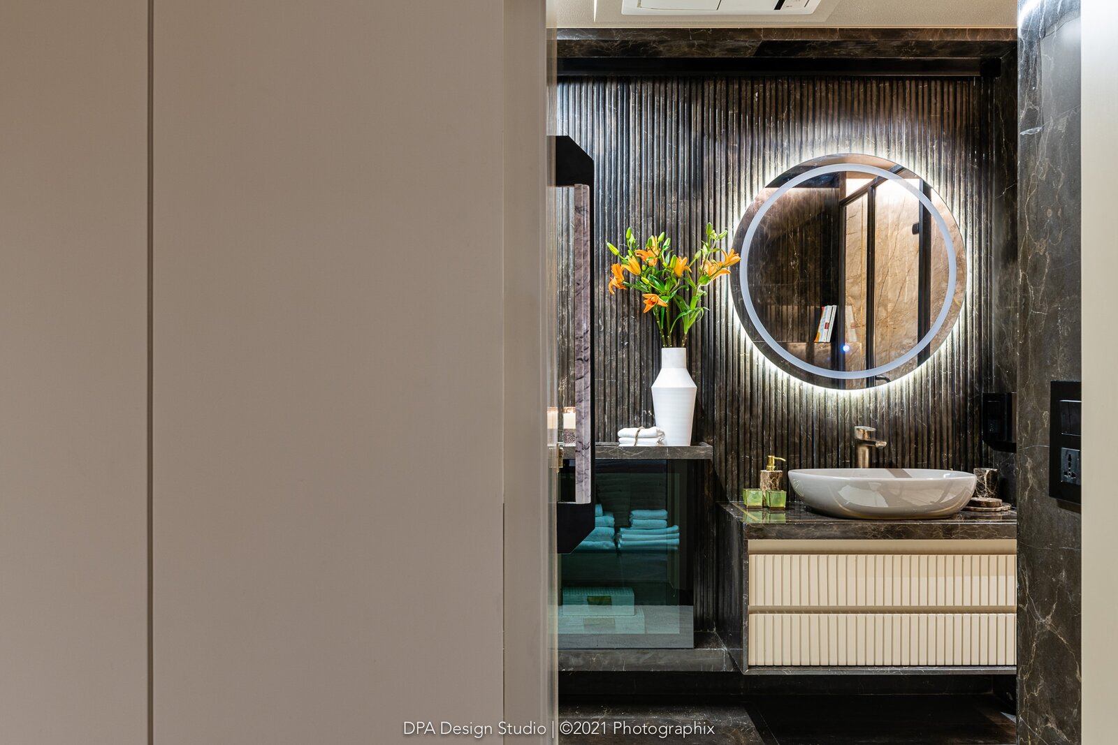 Photo 4 of 20 in Mr. Praful Patel House by Dhaval Patel - Dwell