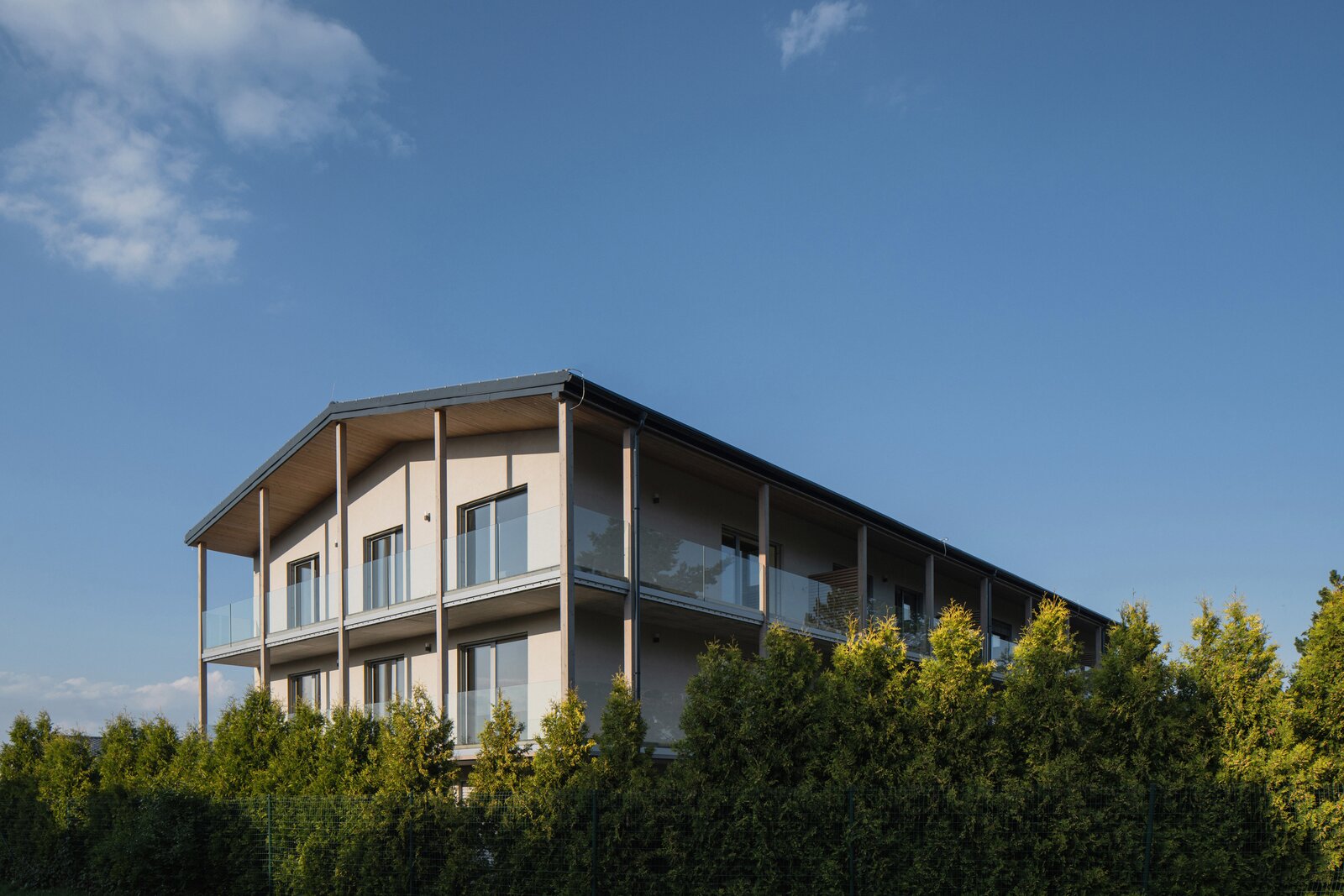 Photo 3 of 56 in Apartment Building at the Foot of the Hill by Linka ...