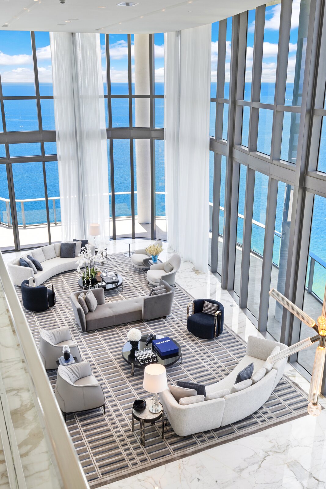 Two-Story Oceanfront Penthouse Residence (7 Photos) - Dwell