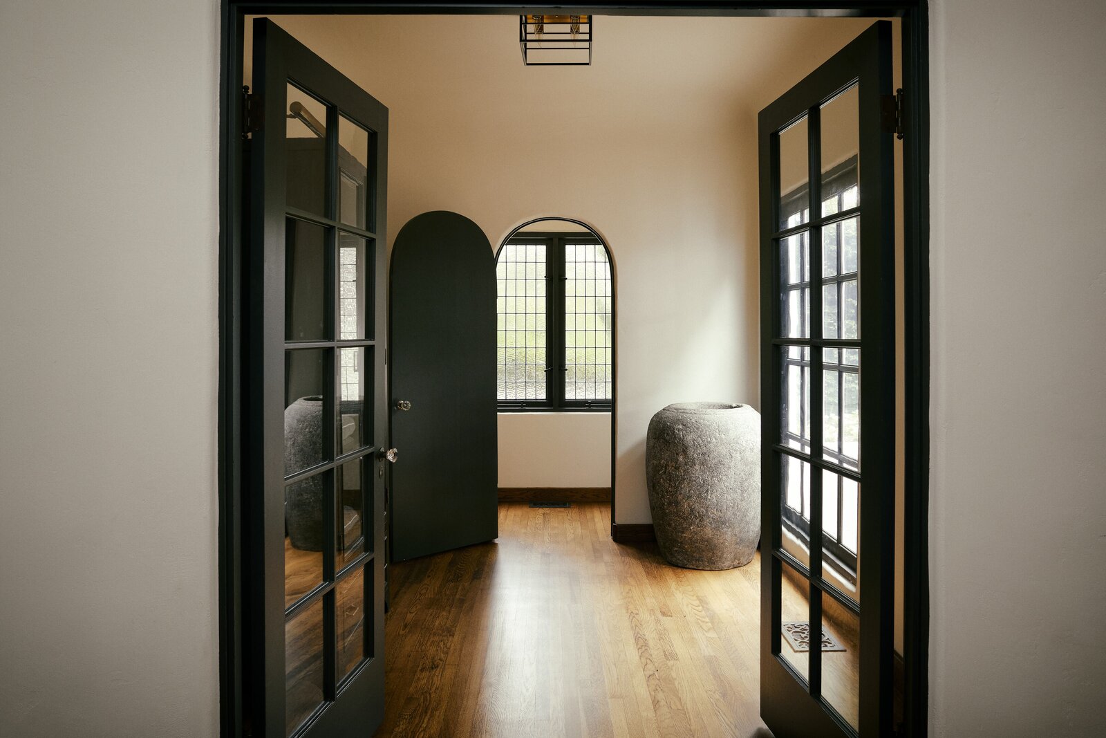 Photo 5 of 31 in The John Steven McGroarty Spec House No. 1 by Jeff ...