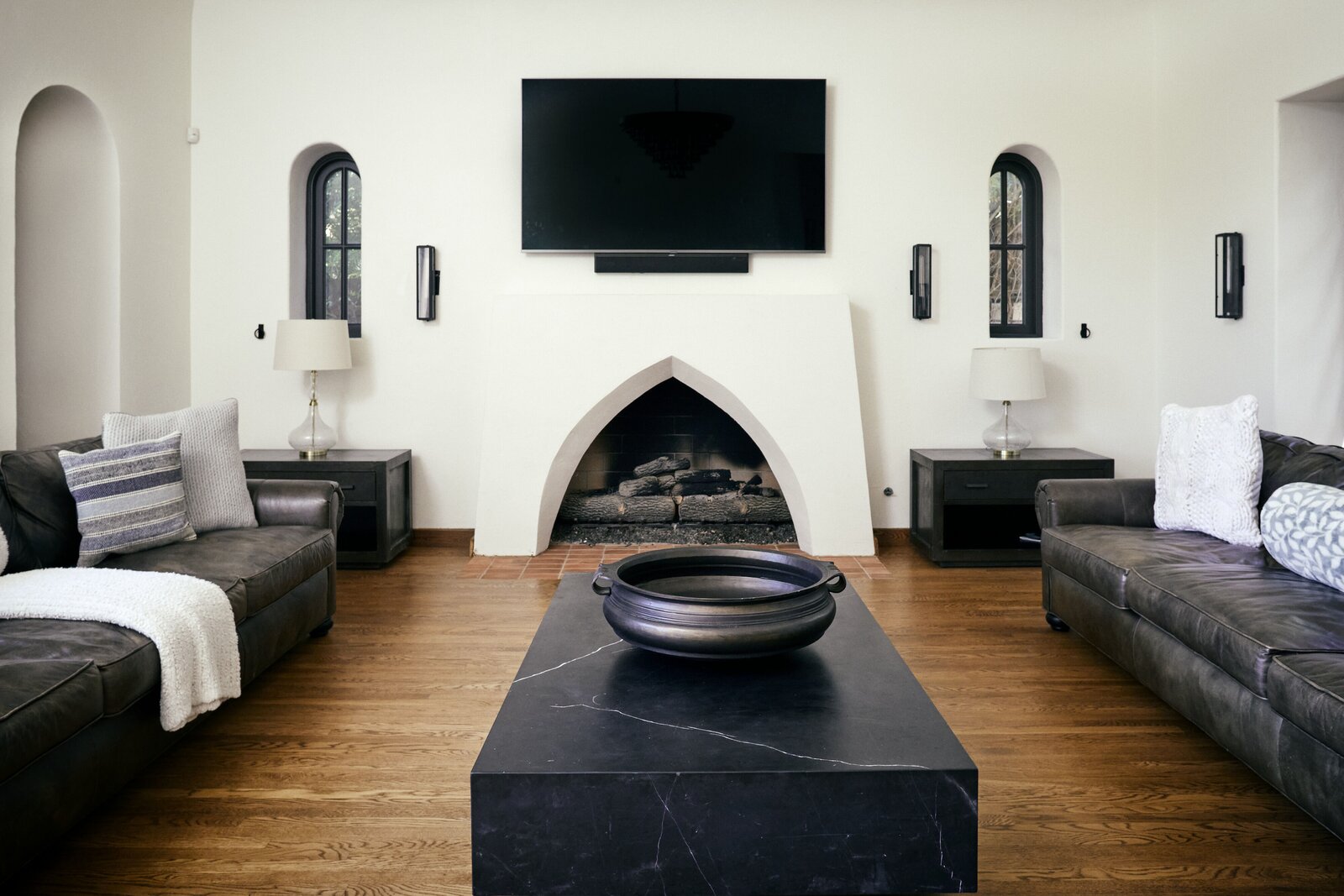 Photo 10 of 31 in The John Steven McGroarty Spec House No. 1 by Jeff ...