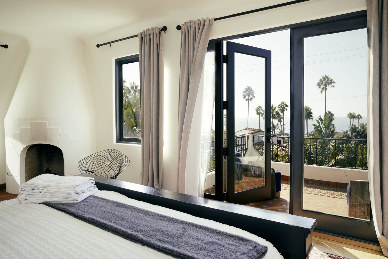 Photo 20 of 31 in The John Steven McGroarty Spec House No. 1 by Jeff ...