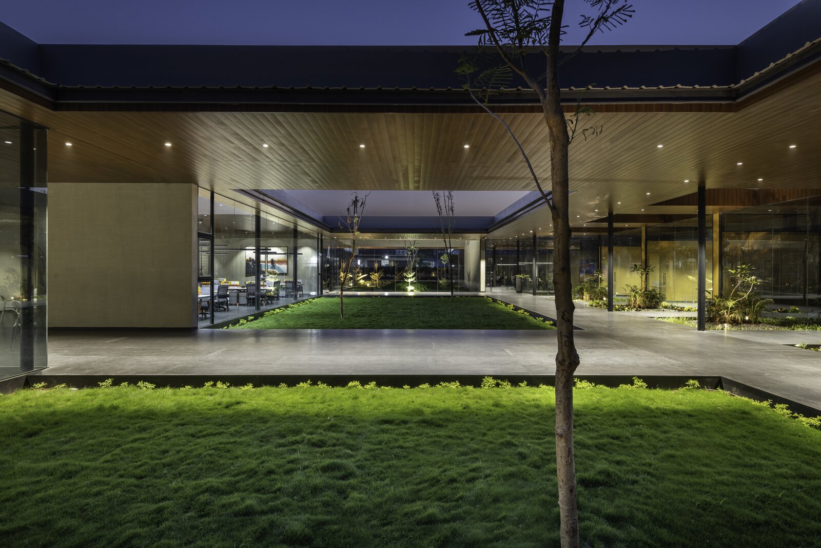 Photo 20 of 21 in THE COURTYARD OFFICE by MANY GRAY STORIES - Dwell