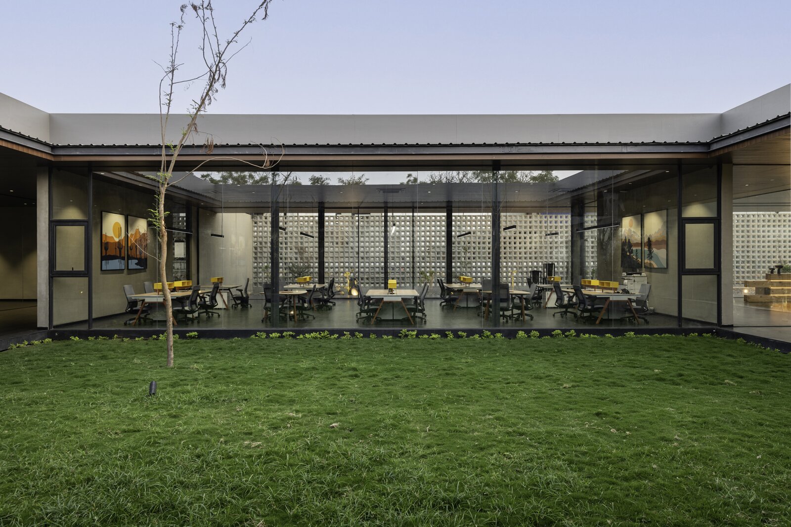 Photo 18 of 21 in THE COURTYARD OFFICE by MANY GRAY STORIES - Dwell