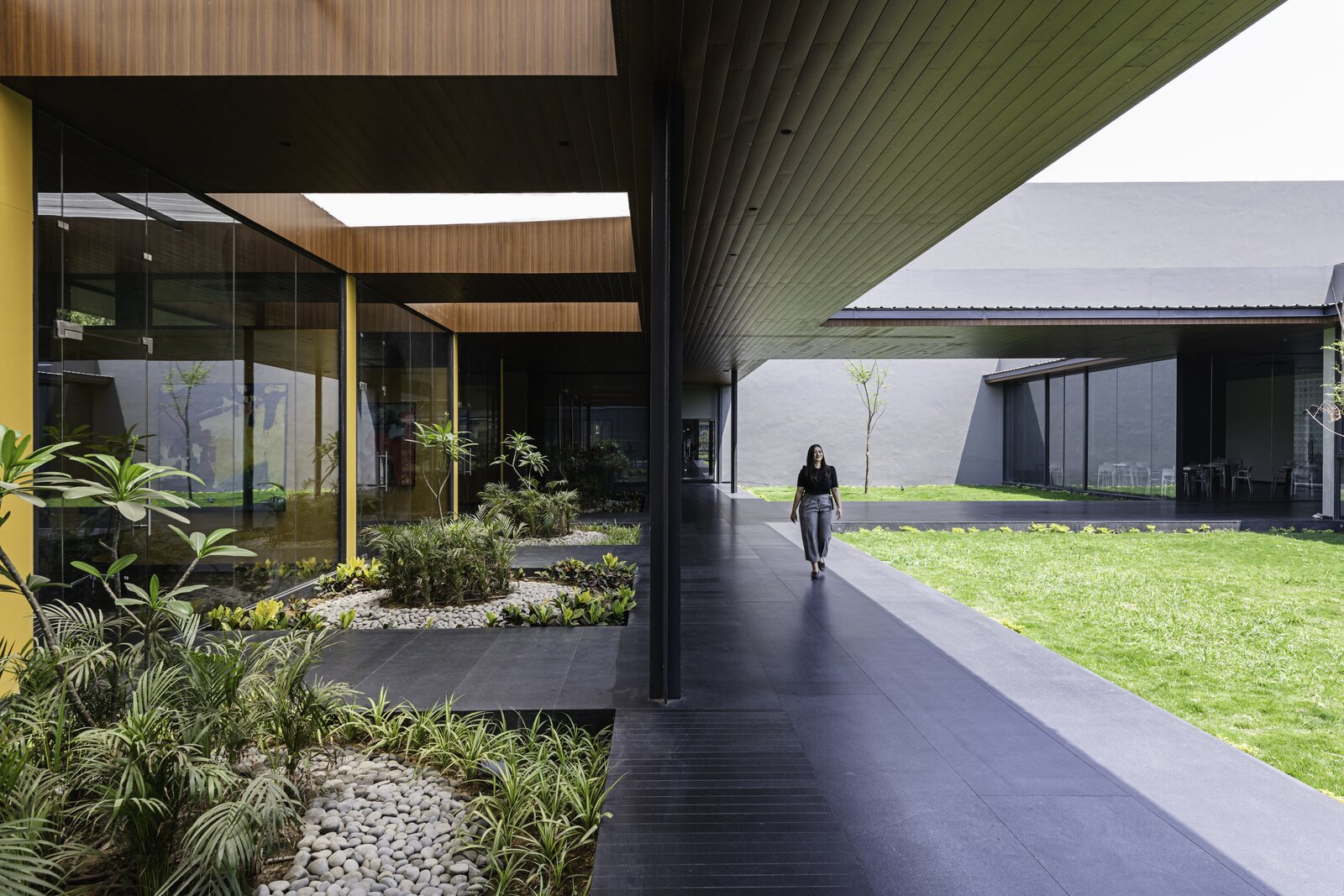 Photo 15 of 21 in THE COURTYARD OFFICE by MANY GRAY STORIES - Dwell