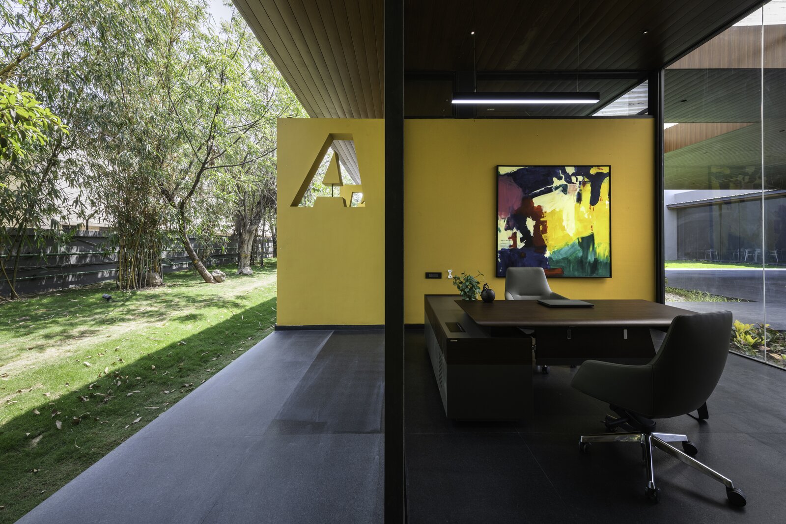 Photo 10 of 21 in THE COURTYARD OFFICE by MANY GRAY STORIES - Dwell