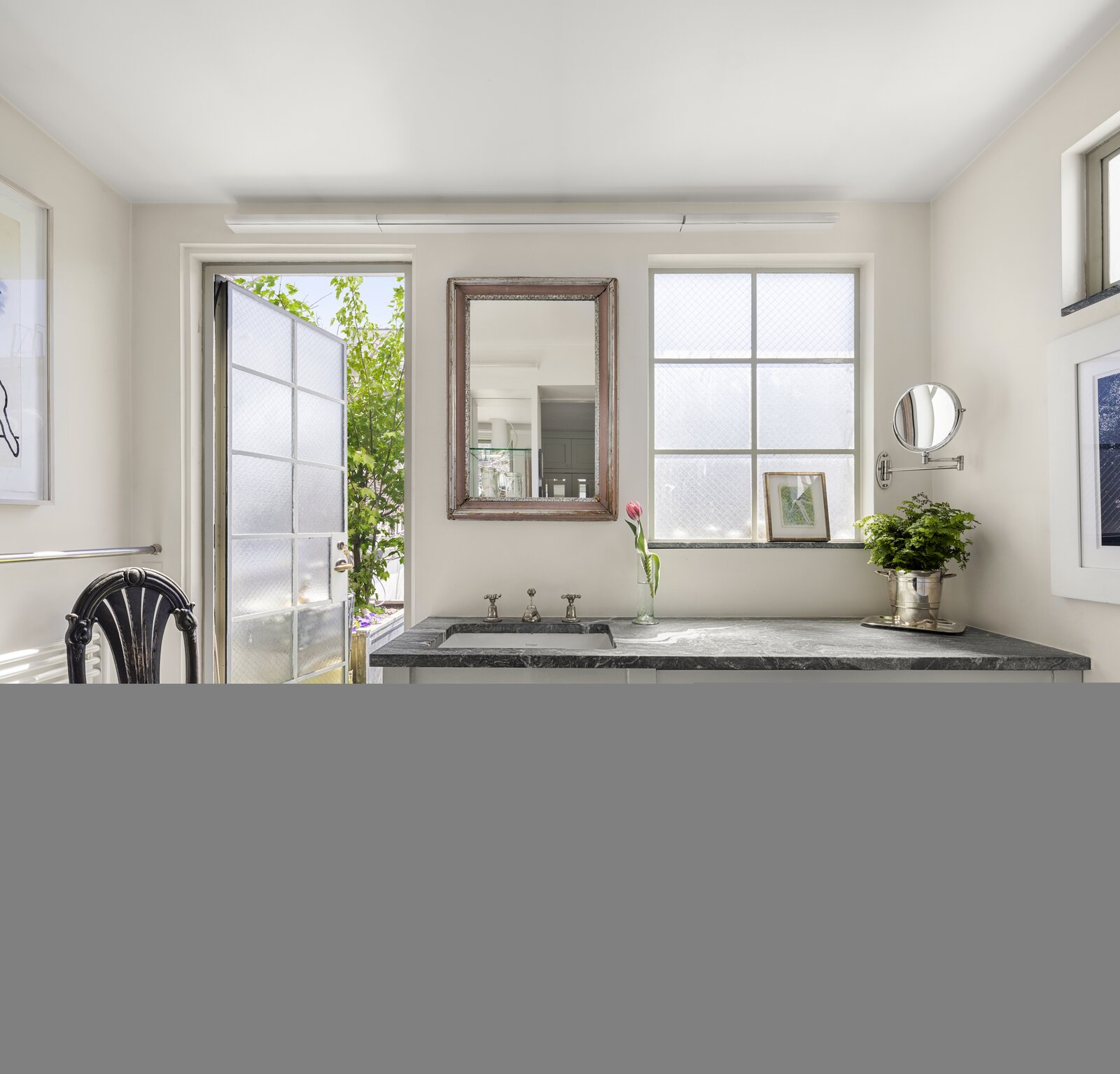 Photo 12 of 25 in Tour this Impeccably Curated Arts and Crafts ...