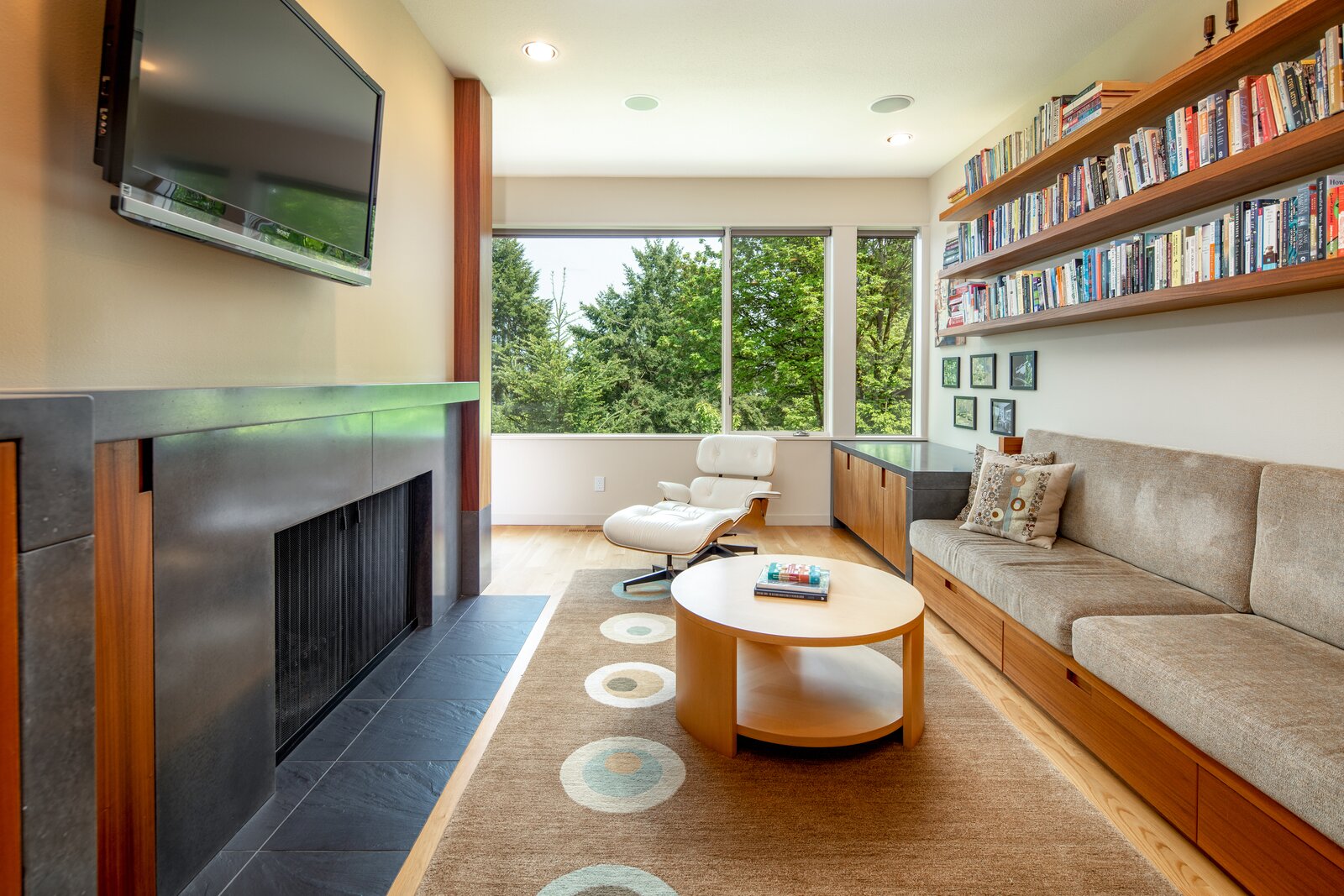 Photo 7 of 24 in Iconic Neutra Modern Home Up For Sale by Tracy Hasson ...