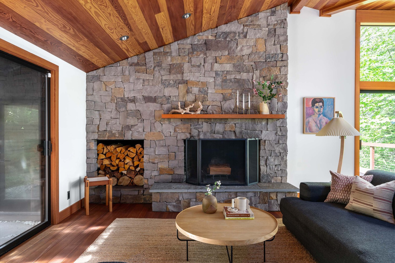 Photo 13 of 23 in Folded Roof by M.O.Daby Design - Dwell