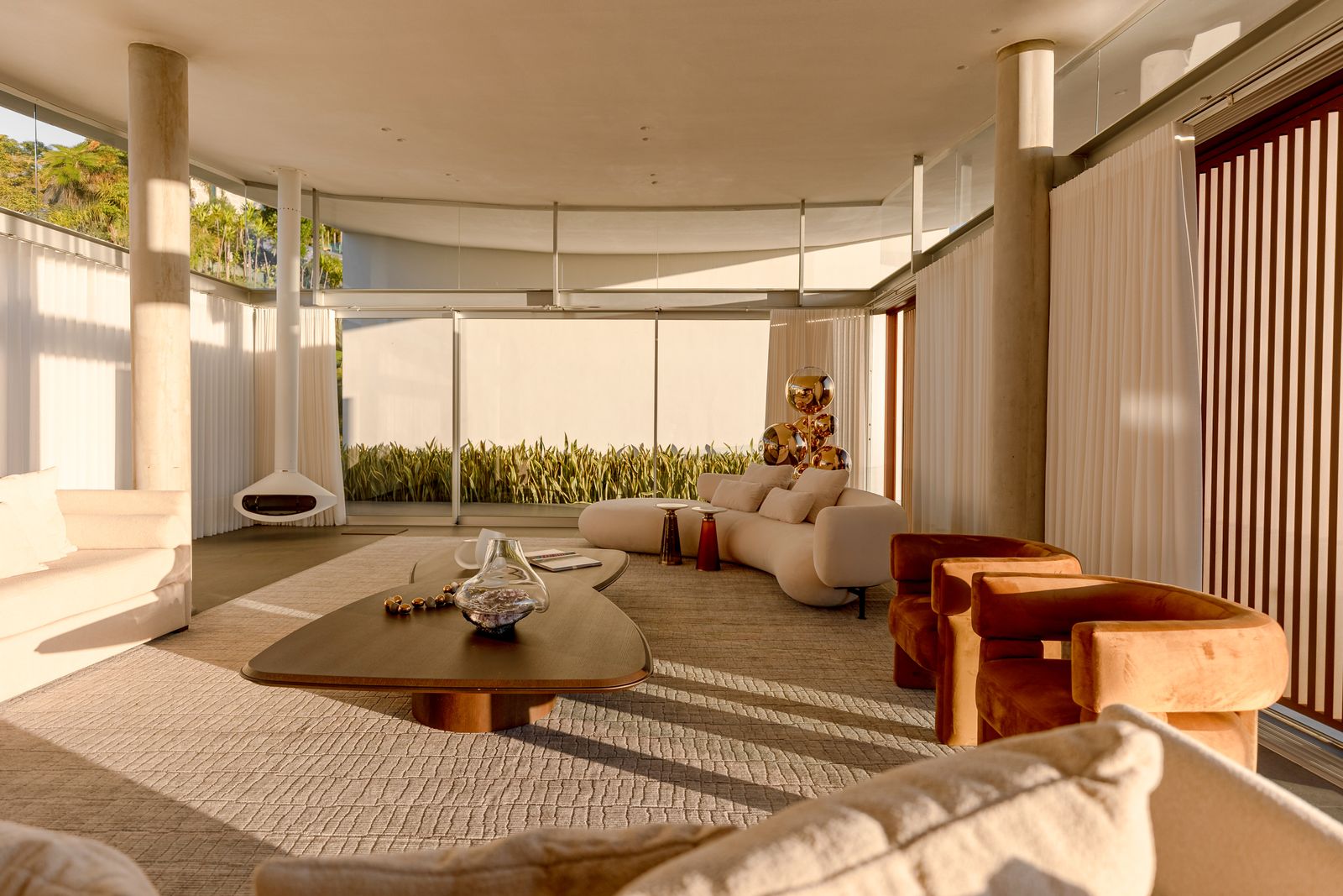 Photo 11 of 38 in Linho House by TETRO Arquitetura - Dwell