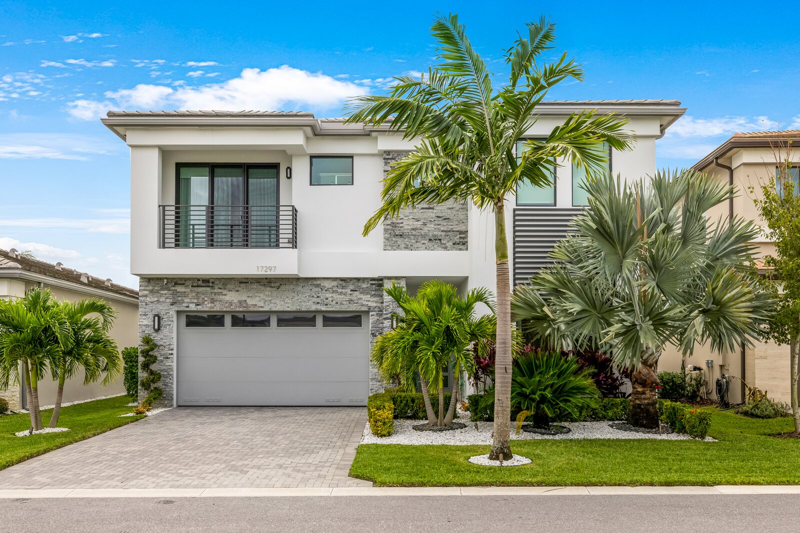 Photo 6 of 6 in Boca Raton Designer Home with Sleek Touches Makes a ...