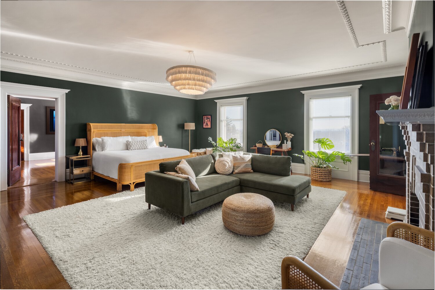 Photo 5 of 9 in Daybreak: Historic Montclair Residence Famously Featured in The Sopranos by Luxe ...