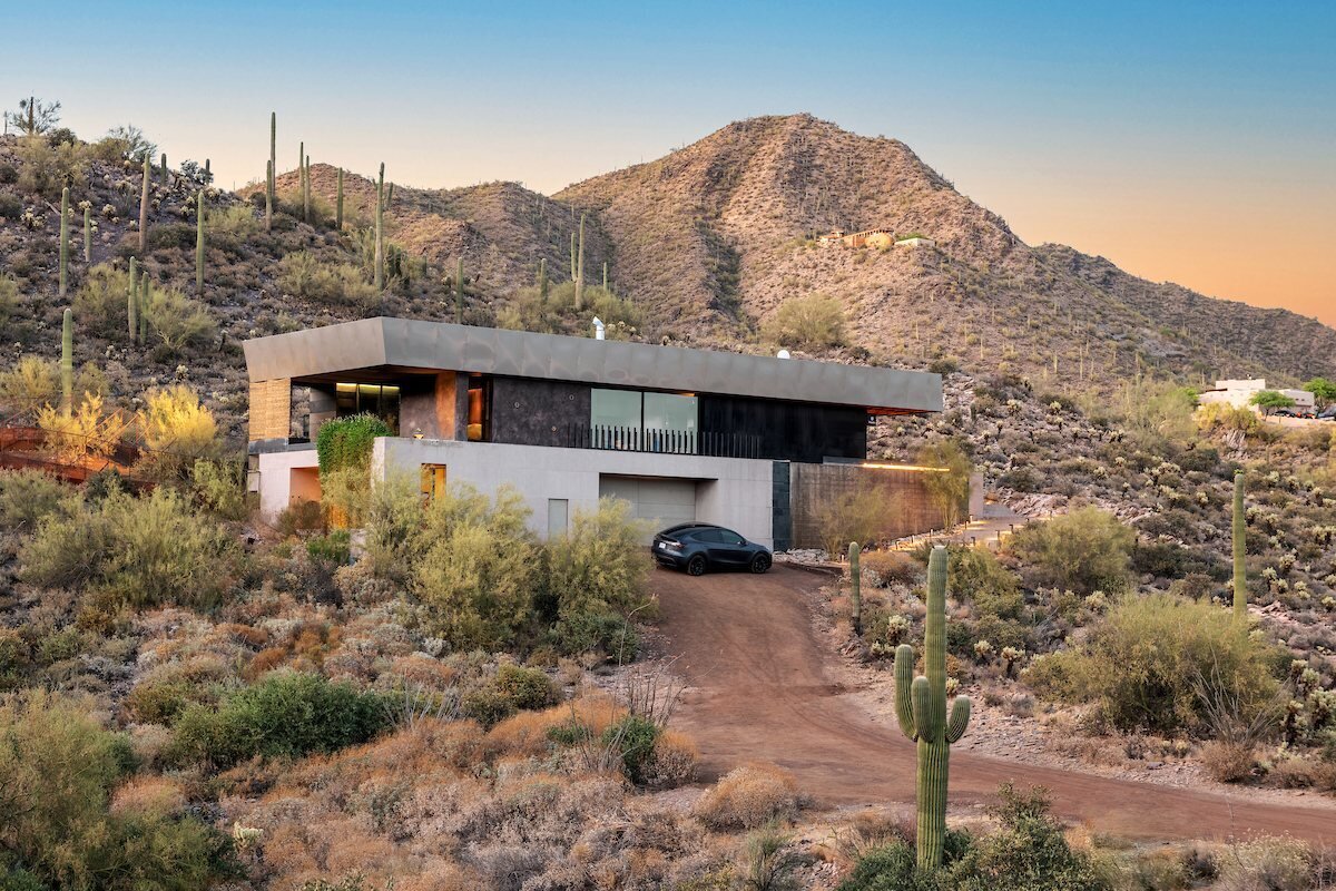 Photo 1 of 20 in Hidden Valley Desert House by Matt Kowalewski - Dwell
