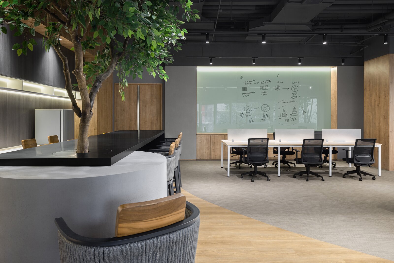 Photo 17 of 21 in The First Jeep Flagship Center- Jeep Adventure by ...