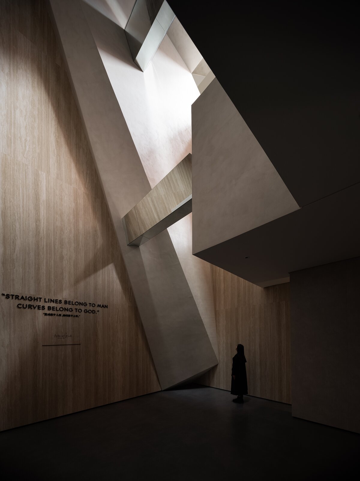 Photo 18 of 55 in Spanish GOJE Slate Exhibition Hall by Topway Space ...