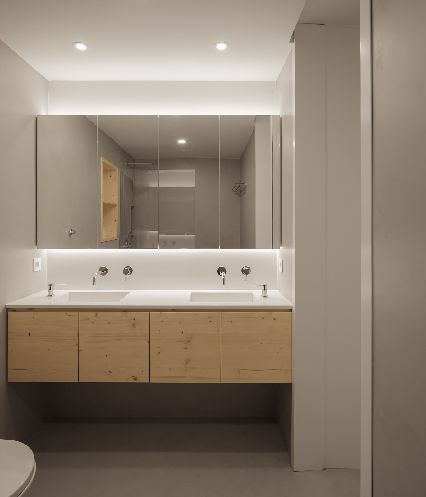 Photo 6 of 44 in Campolide Apartment by Inês Brandão Arquitectura - Dwell