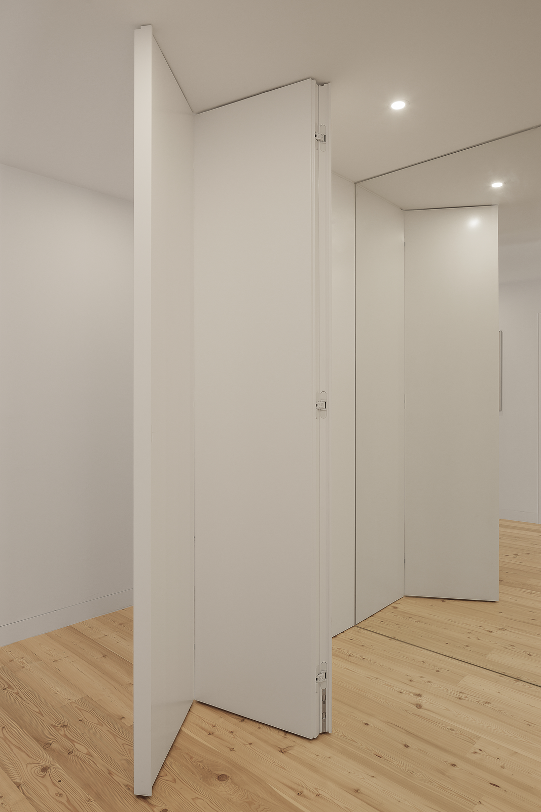 Photo 8 of 44 in Campolide Apartment by Inês Brandão Arquitectura - Dwell