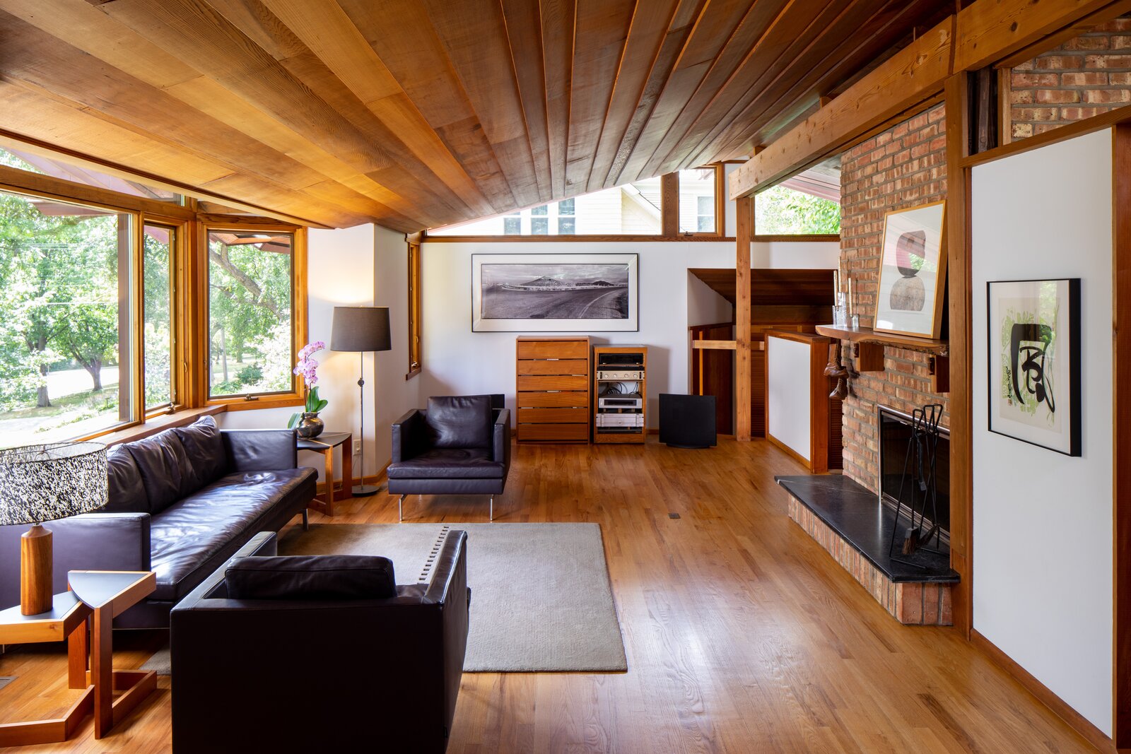 Photo 2 of 15 in Joe Michels Designed Home by Karen Rue - Dwell