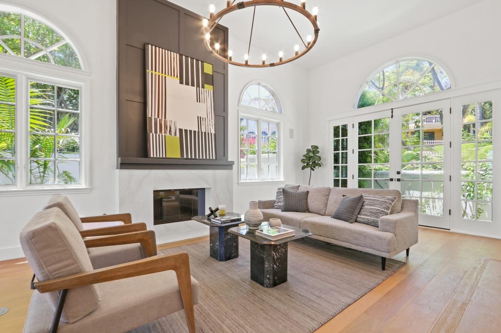 Photo 2 of 12 in The Bel Air House Tour by E&E builders Inc - Dwell