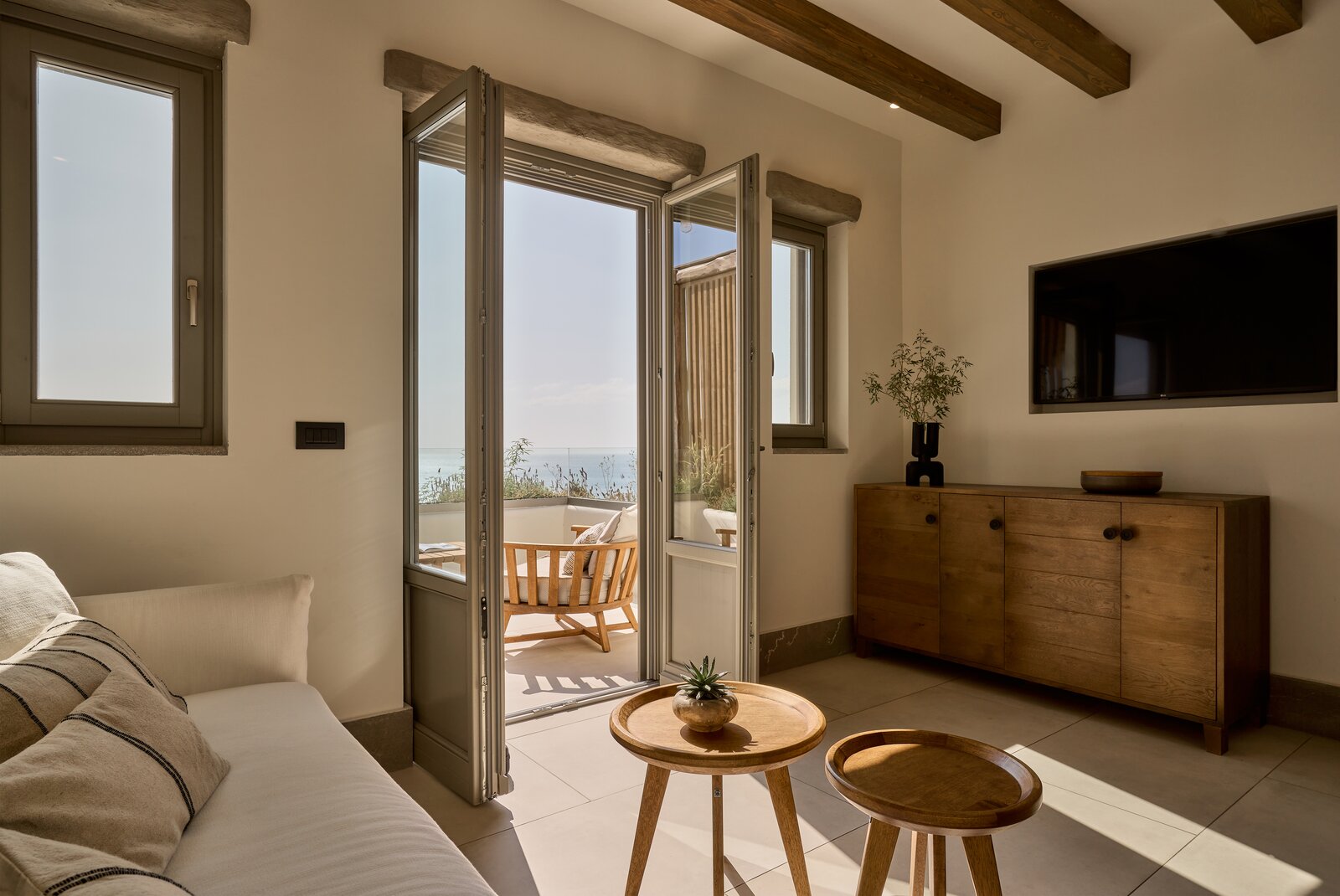 Photo 12 of 23 in OUTDOOR EDGE LIVING PROJECT by TAKA+PARTNERS - Dwell