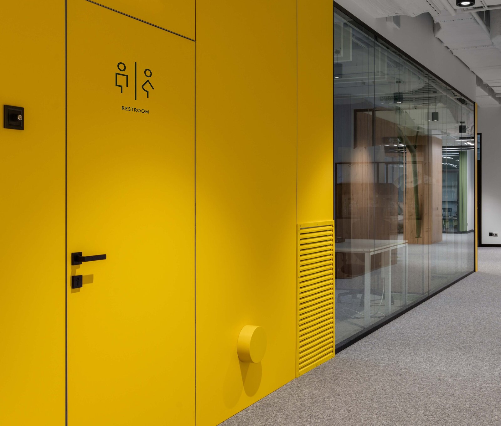 Photo 17 of 19 in GENESIS Office by ZIKZAK Architects - Dwell