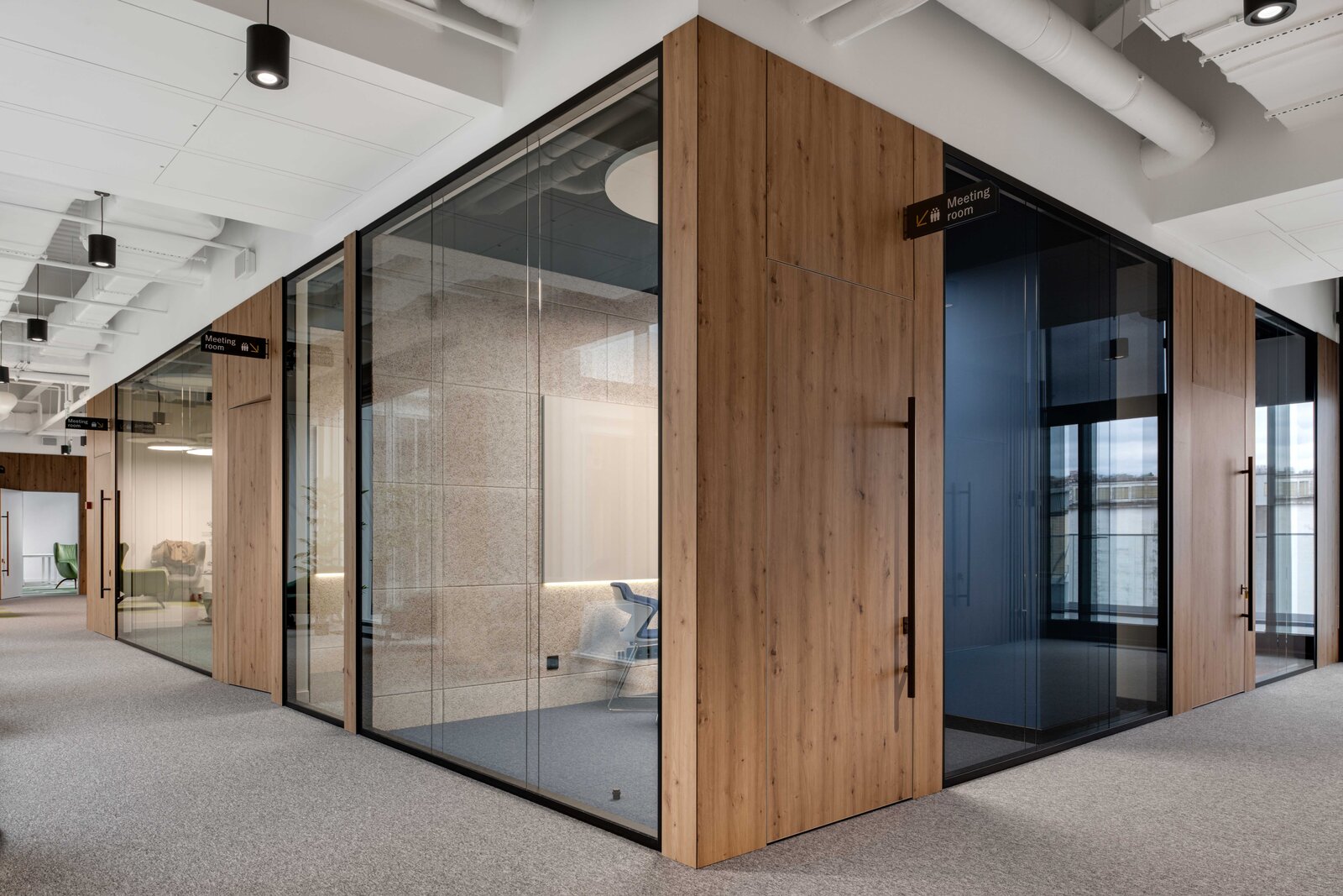 Photo 8 of 19 in GENESIS Office by ZIKZAK Architects - Dwell
