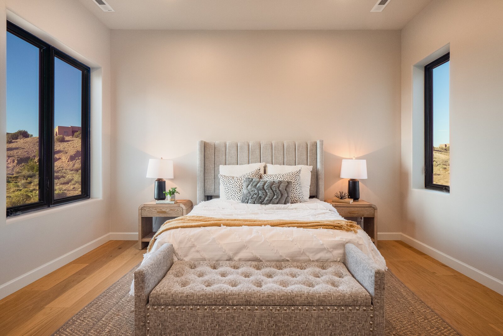 Photo 15 of 46 in Desert Serenity by Evan Kinsley - Dwell