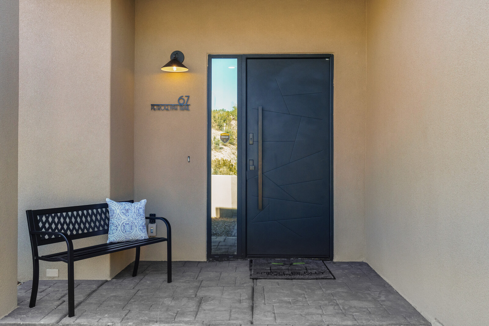 Photo 2 of 47 in Desert Willow Dwelling by Evan Kinsley - Dwell