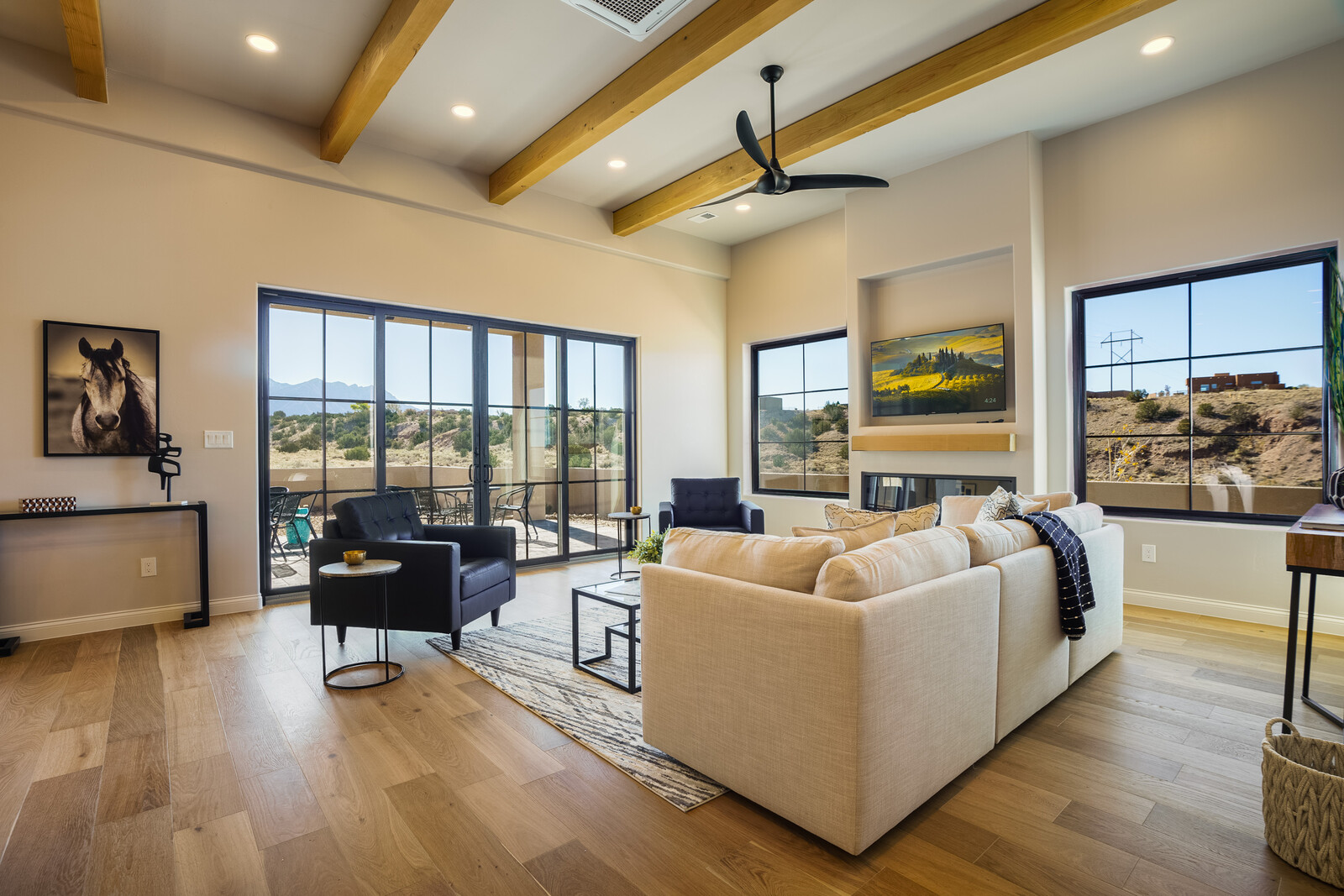 Photo 5 of 47 in Desert Willow Dwelling by Evan Kinsley - Dwell