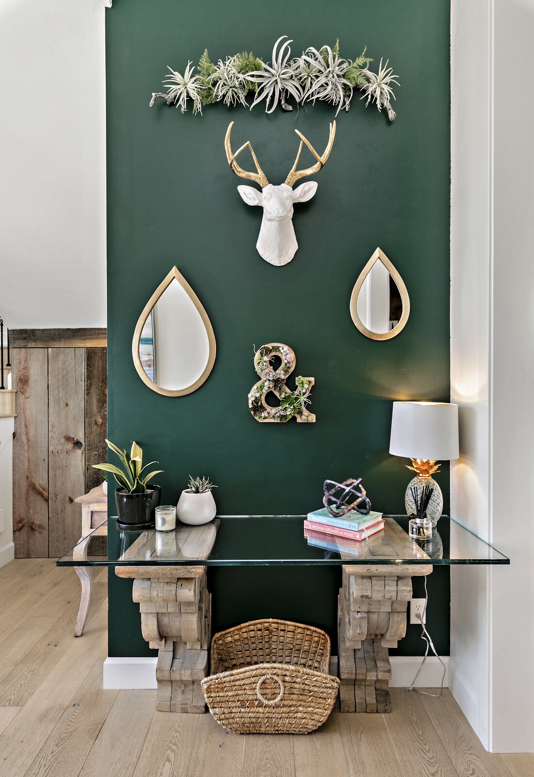 Photo 9 of 11 in A Luxurious Waterfront Farmhouse Lists for $2.599M by Leverage Global Partners ...