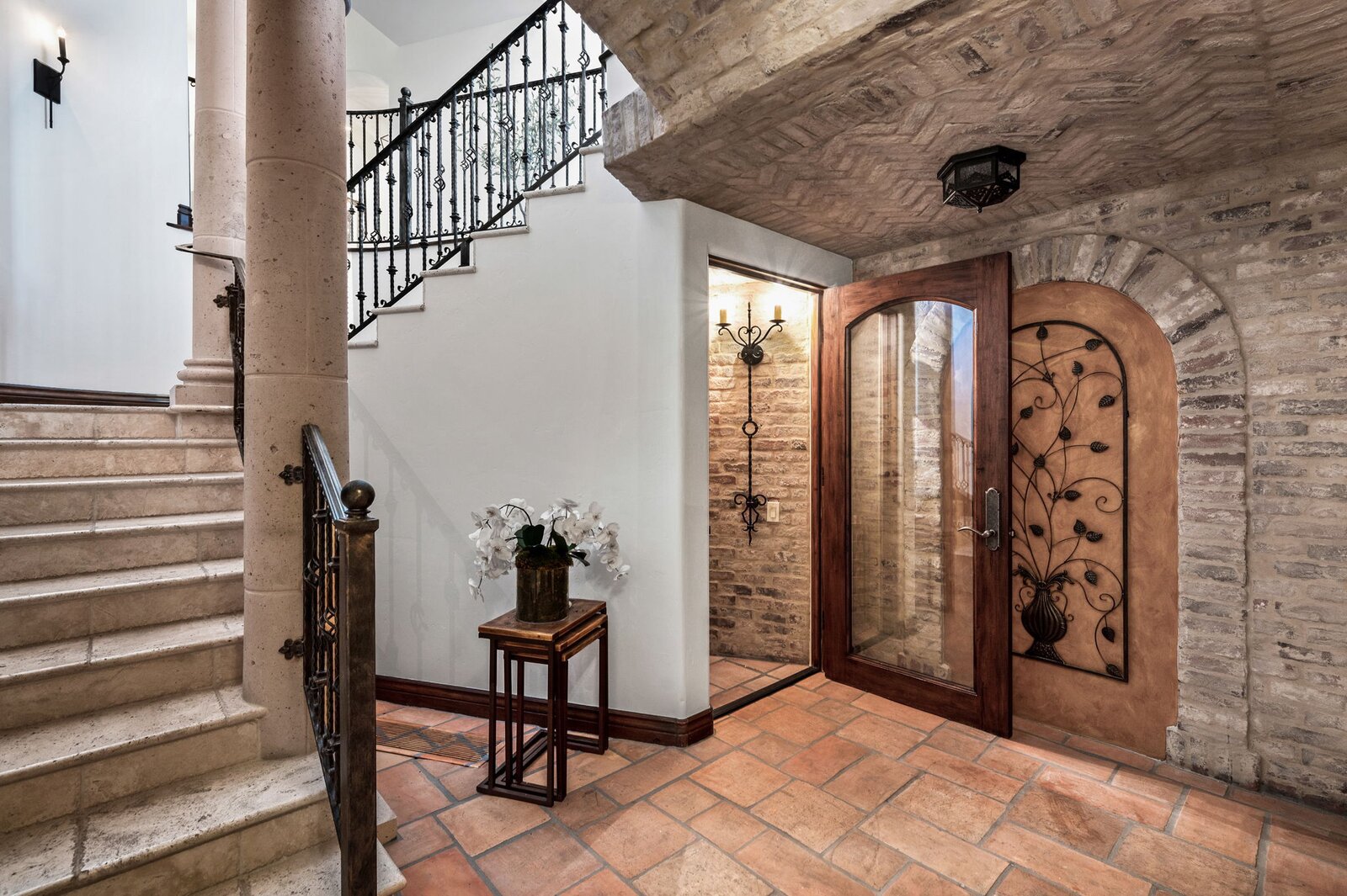 Photo 8 of 13 in Palm Desert Estate with Brick-Walled Wine Cellar and ...