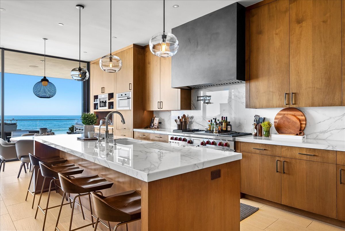 Photo 3 of 8 in Aman-Inspired KAA-Designed Beachfront Home on The Strand in Manhattan Beach by ...