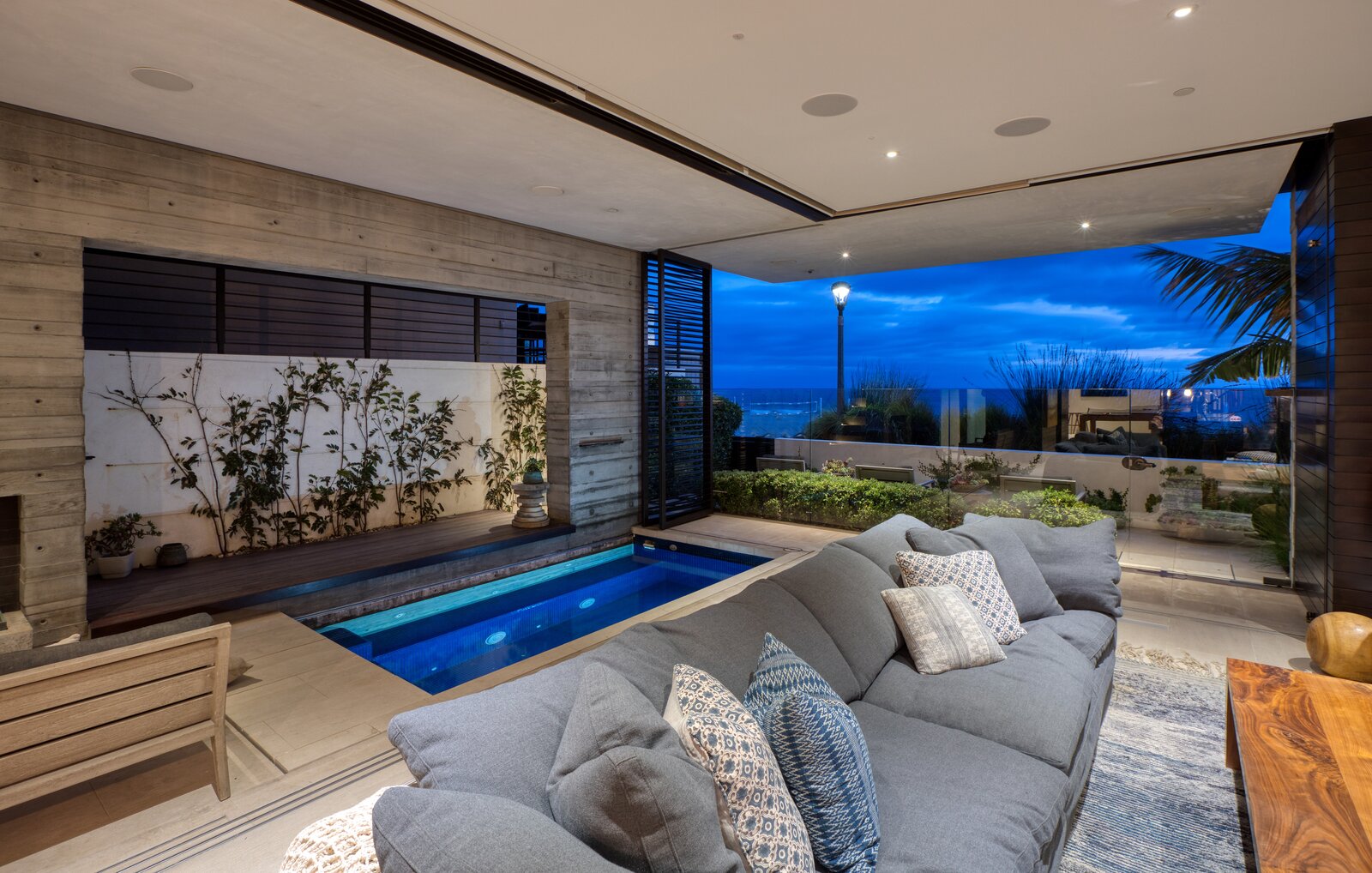 Photo 5 of 8 in Aman-Inspired KAA-Designed Beachfront Home on The Strand in Manhattan Beach by ...