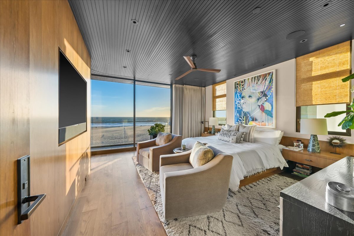 Photo 6 of 8 in Aman-Inspired KAA-Designed Beachfront Home on The Strand in Manhattan Beach by ...