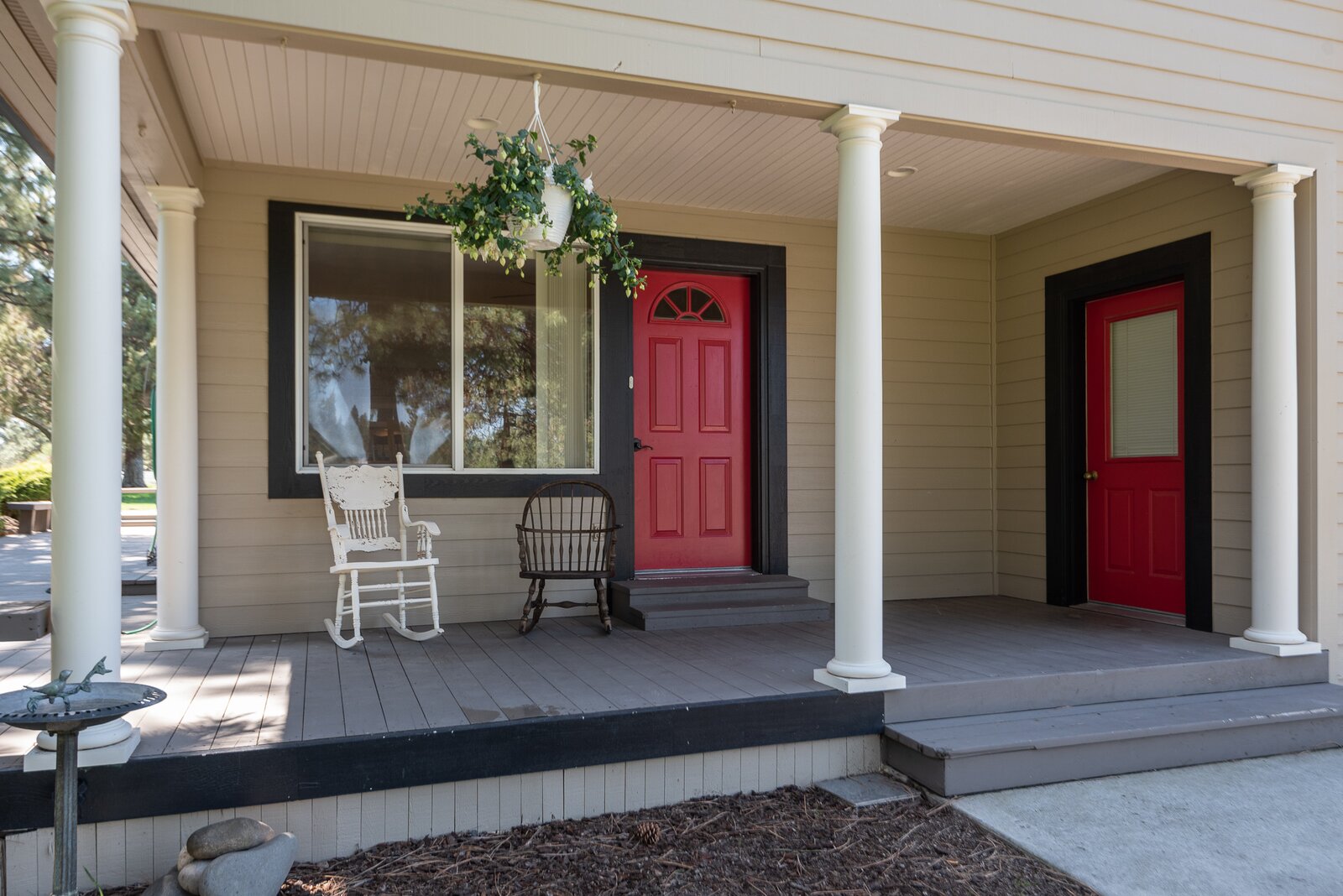 Photo 15 of 16 in 20-Acre Equestrian Estate in Bend, OR With Treehouse ...