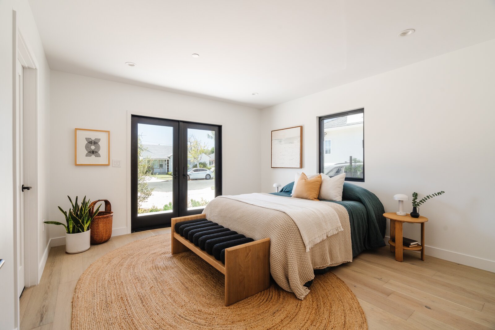 Photo 8 of 11 in Designer Residence With Flex Space in Los Angeles ...