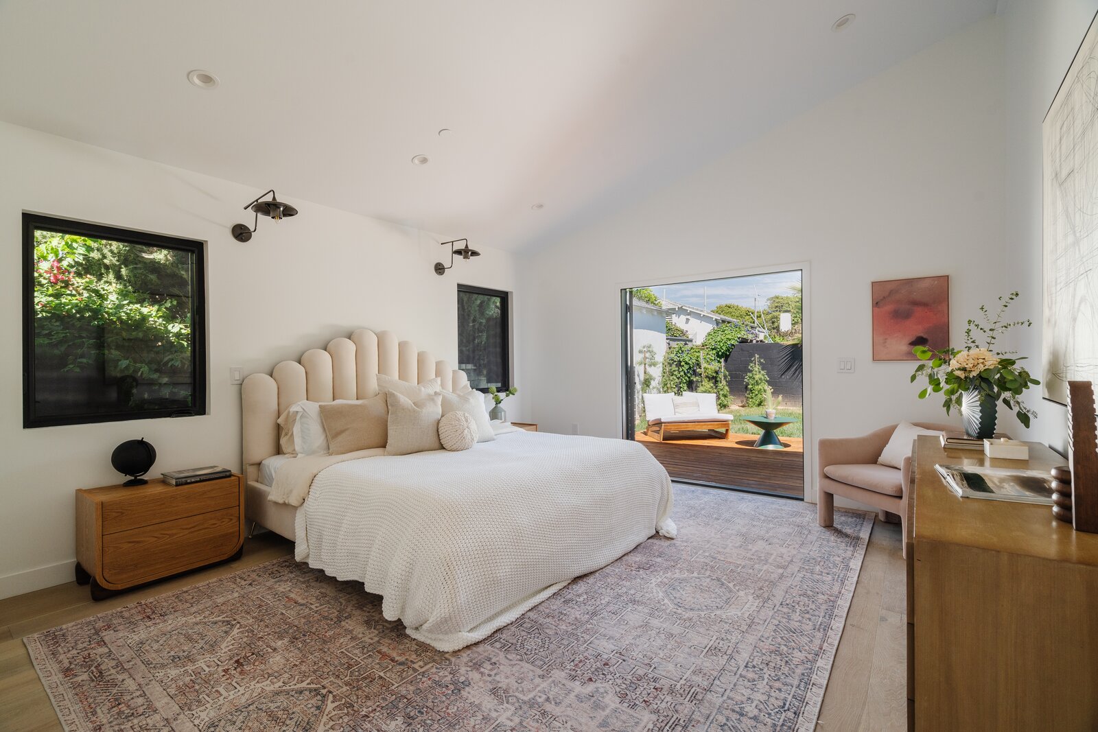 Photo 5 of 11 in Designer Residence With Flex Space in Los Angeles ...