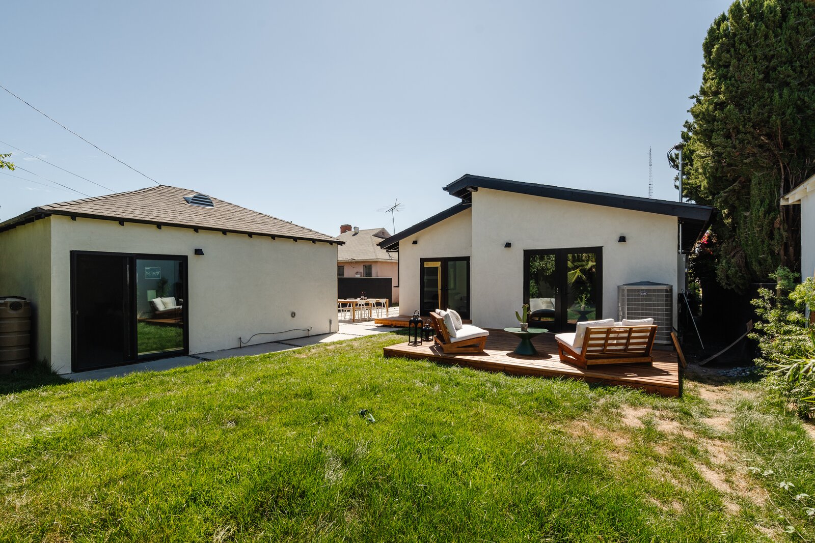 Photo 9 of 11 in Designer Residence With Flex Space in Los Angeles ...