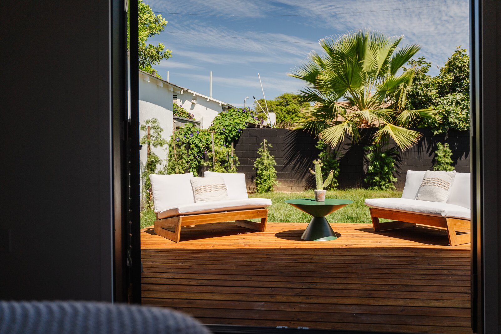 Photo 11 of 11 in Designer Residence With Flex Space in Los Angeles ...