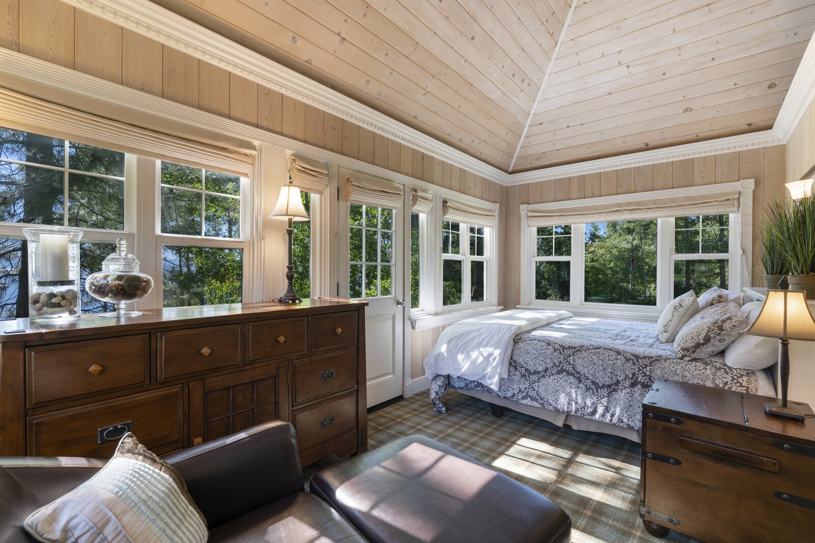 Photo 2 of 9 in $25M Lakefront Residence in Lake Tahoe’s Glenbrook ...