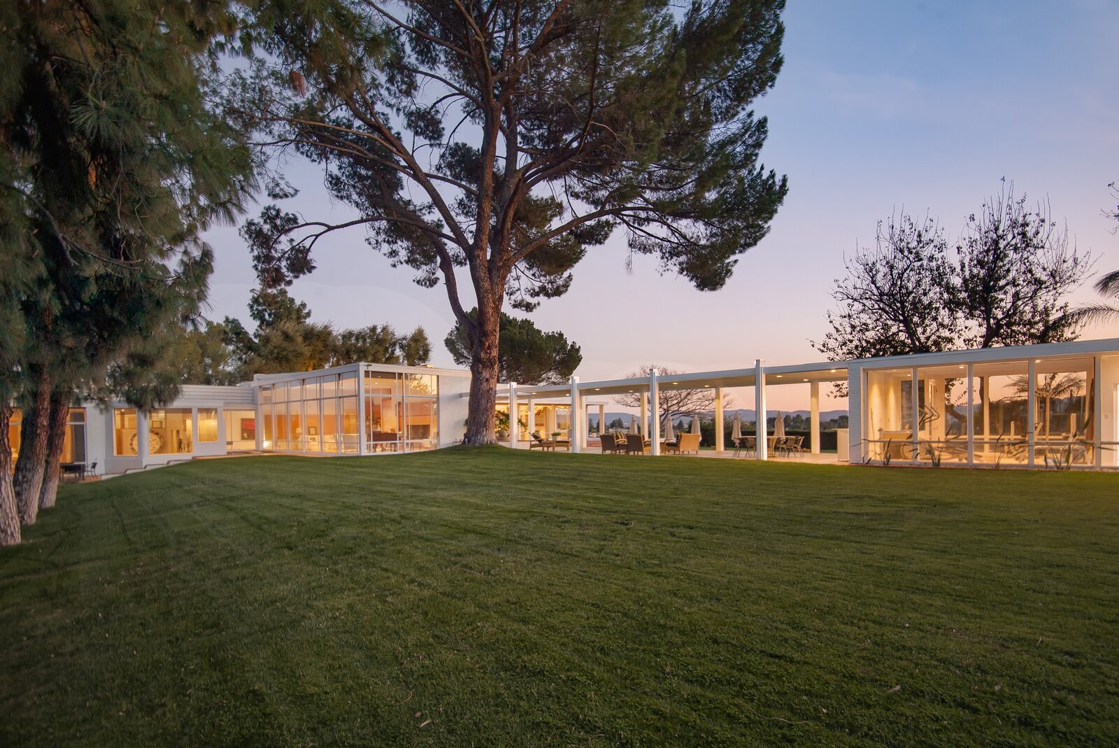 Photo 2 of 6 in The Farralone Residence, A Mid-Century Modern Home ...