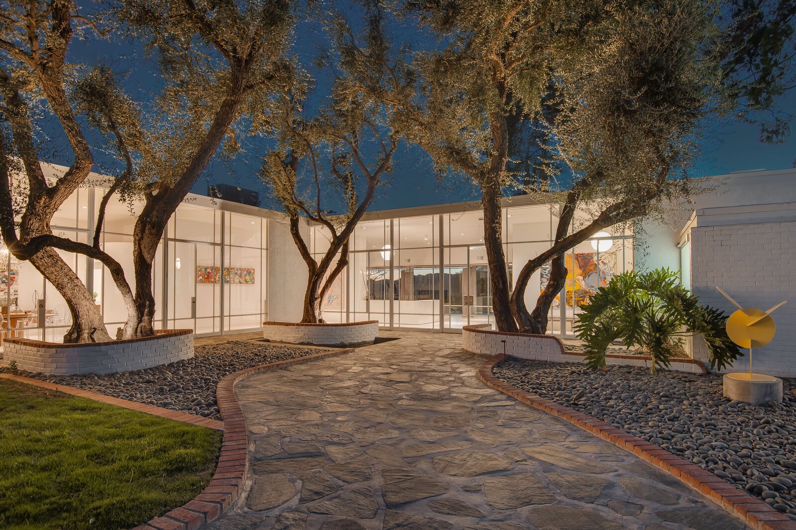 Photo 6 of 6 in The Farralone Residence, A Mid-Century Modern Home ...