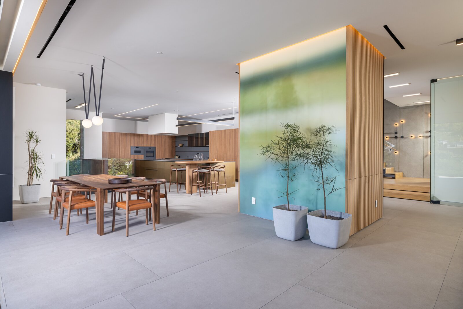 Photo 4 of 11 in Tag Front Architecture-Designed Modern Pool Residence ...