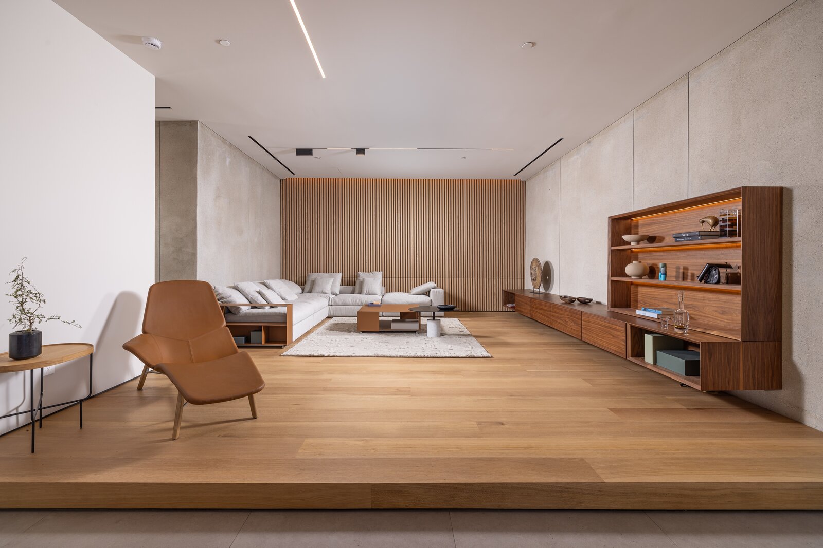 Photo 8 of 11 in Tag Front Architecture-Designed Modern Pool Residence ...