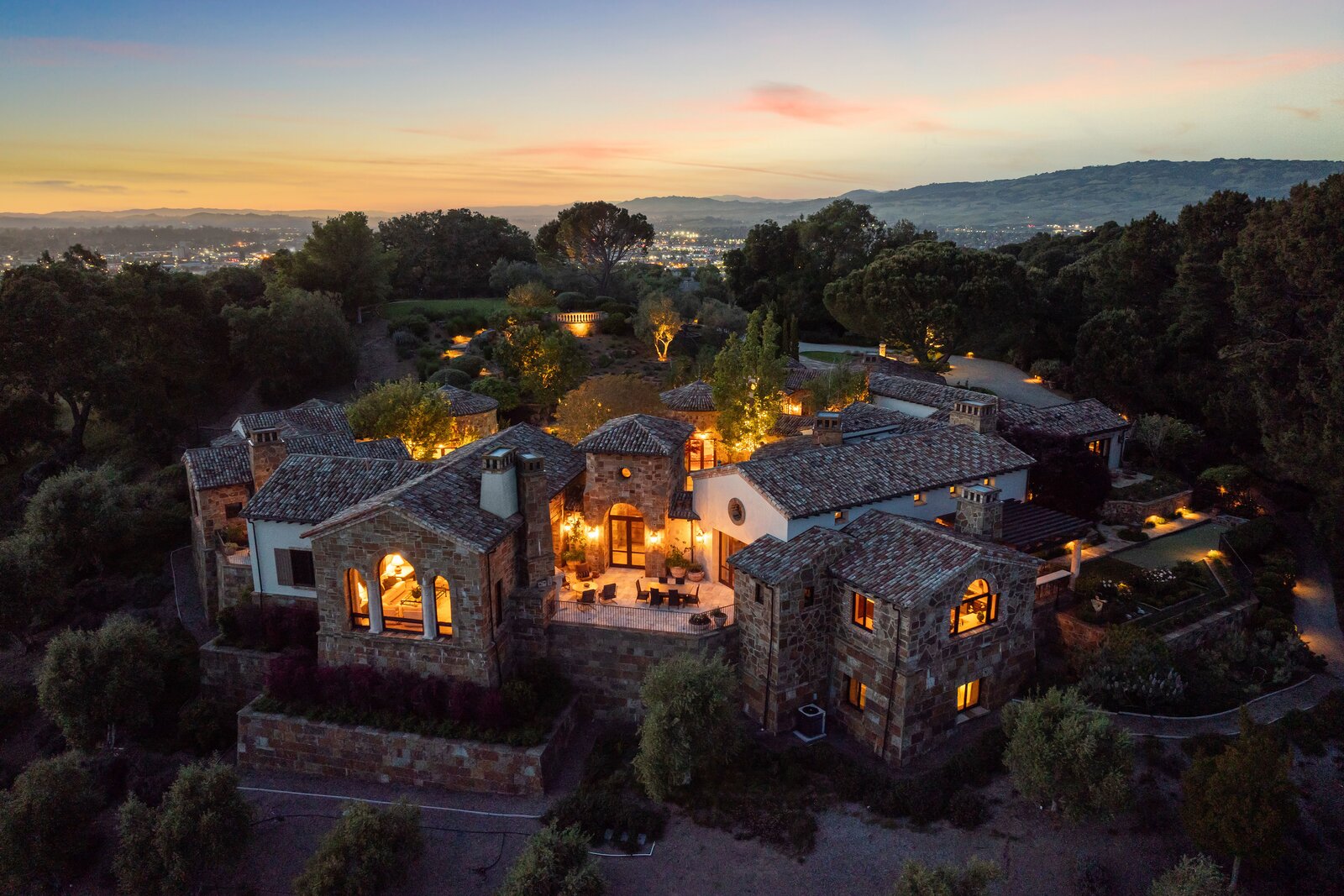 Photo 1 of 11 in 35-Acre Mediterranean Estate in West Petaluma Lists ...