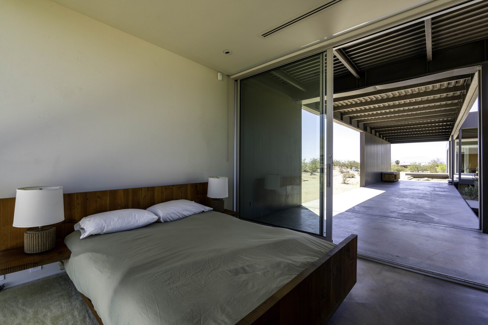 Photo 7 of 11 in Desert House, A Marmol-Radziner Mid-Century Modern ...