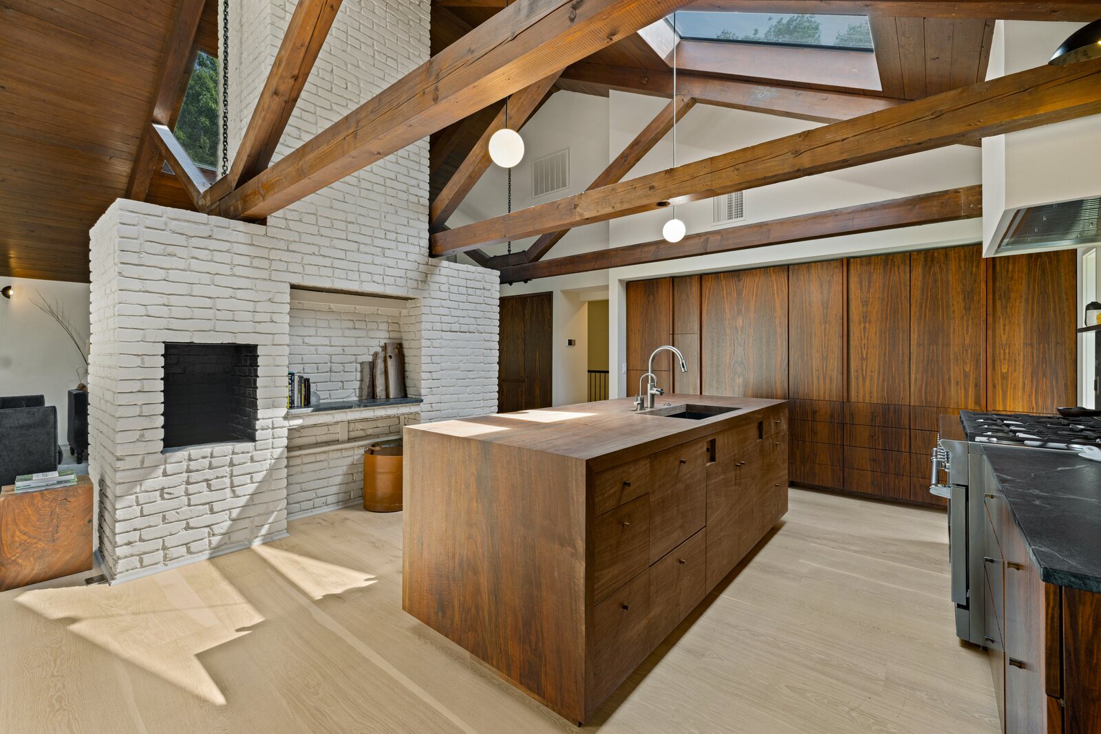 Photo 16 of 40 in The Goby Walnut House by Kirby Arkes - Dwell