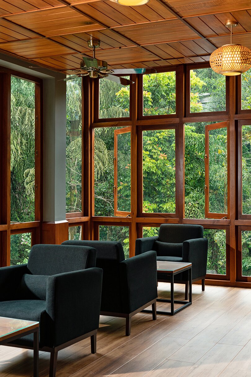 Photo 14 of 22 in The Hotel Moksha by Amila liayanapathirana - Dwell